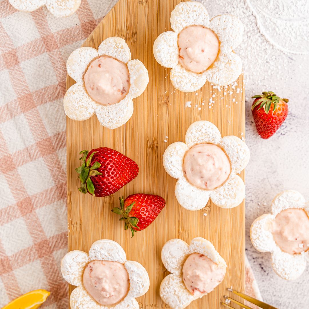 Mini Strawberry Flower Tarts - Easy, quick and healthy recipes from the ...